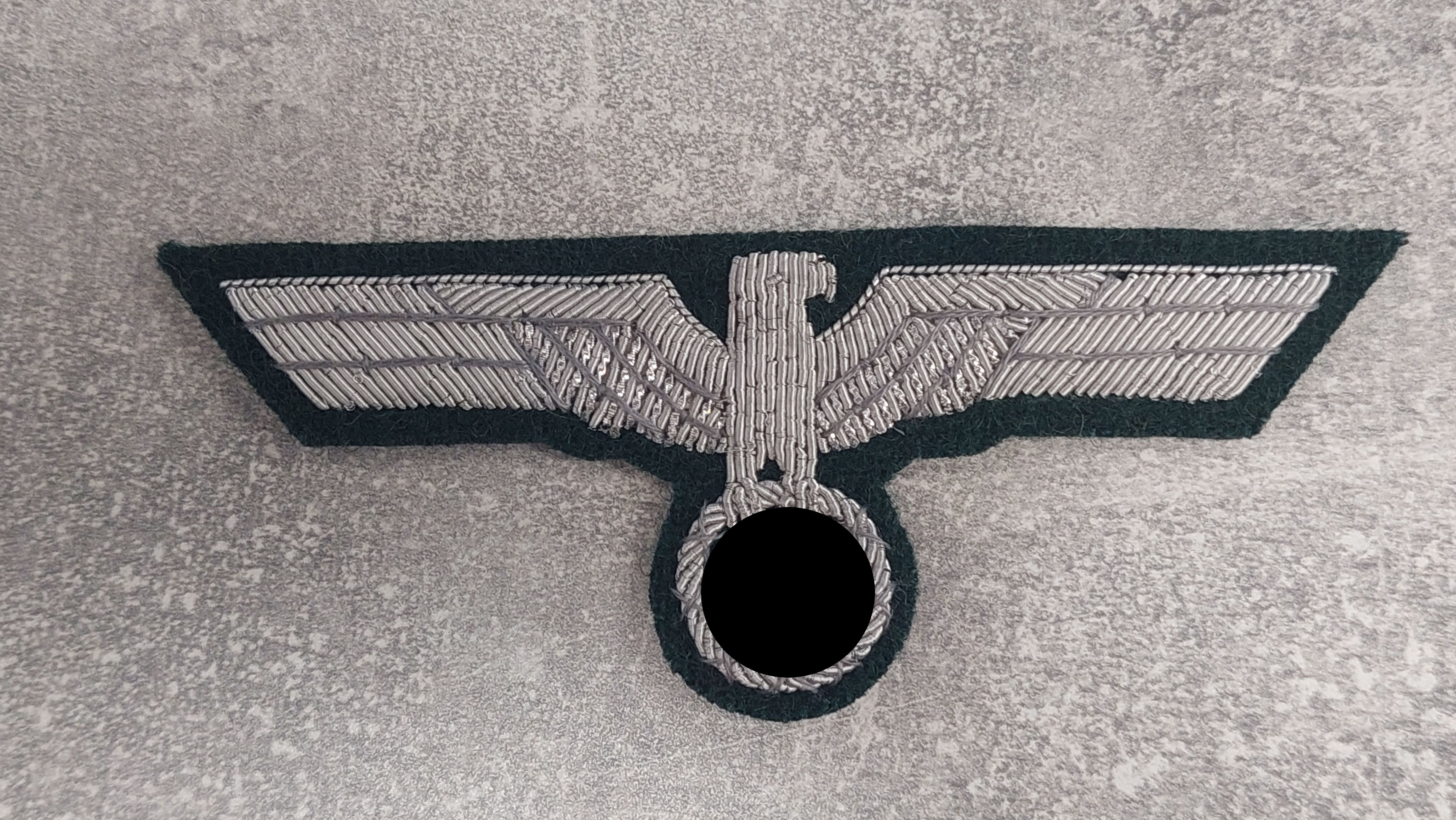 Brustadler Wehrmacht- Heer für Offiziere in handgestickt auf dunkelgrün ...